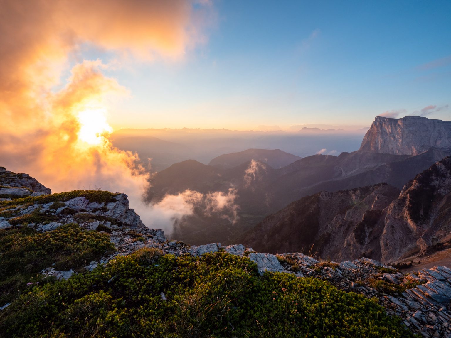 De exacte positie van de zon bij opkomst en ondergang - Photographe